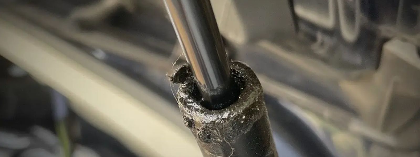 A comprehensive guide to replacing your car's power hatch lift support